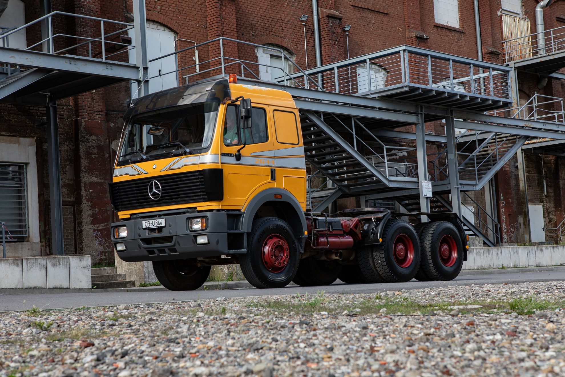 Daimler-Benz 2644 S 6×4 – NVC Oberhausen